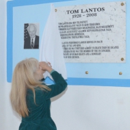 Unveiling of the Tom Lantos plaque in Vác - Tom Lantos Institute